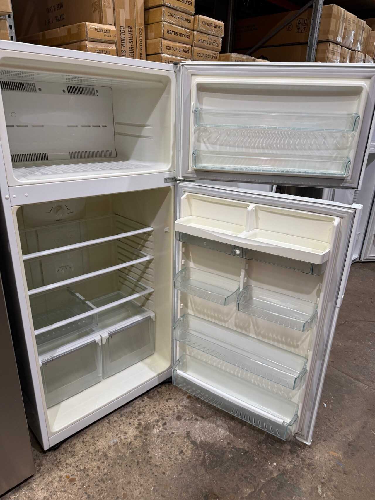 Westinghouse 520L White Top Mount Fridge Freezer - Refurbished 35005 ...